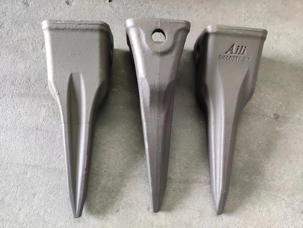 China Caterpillar 6I6602TL for E365 J600 forging tiger bucket teeth ...