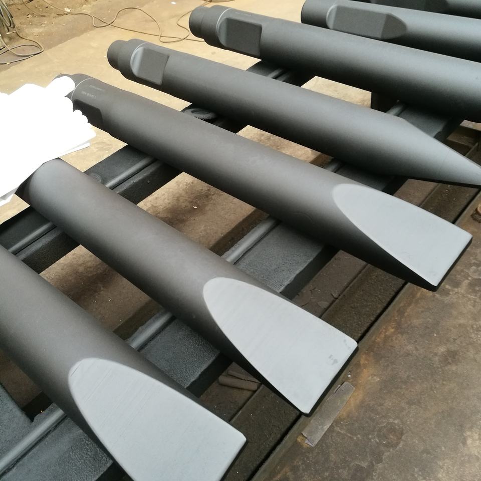 China excavator parts hydraulic rock hammer breaker blunt chisel 68mm ...