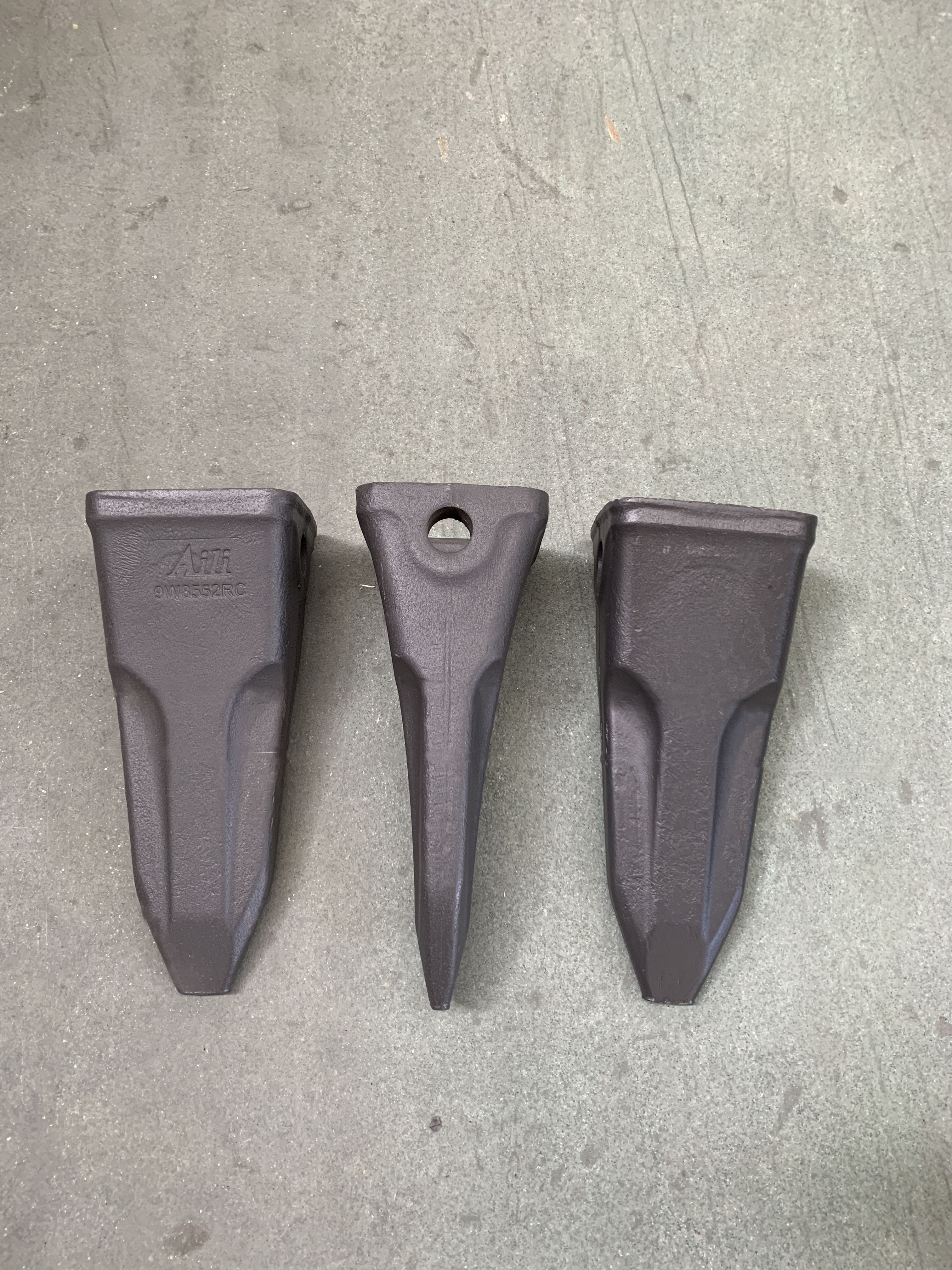 China Forging 9W8552RC CAT J550 For Excavator Parts Rock Bucket Teeth ...